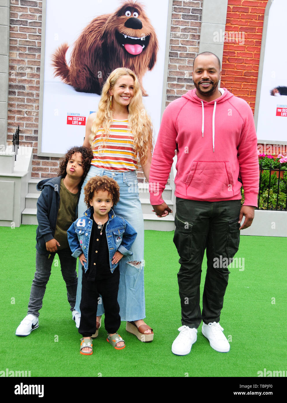 Los Angeles, California, USA 2nd June 2019 Actor Donald Faison and wife ...