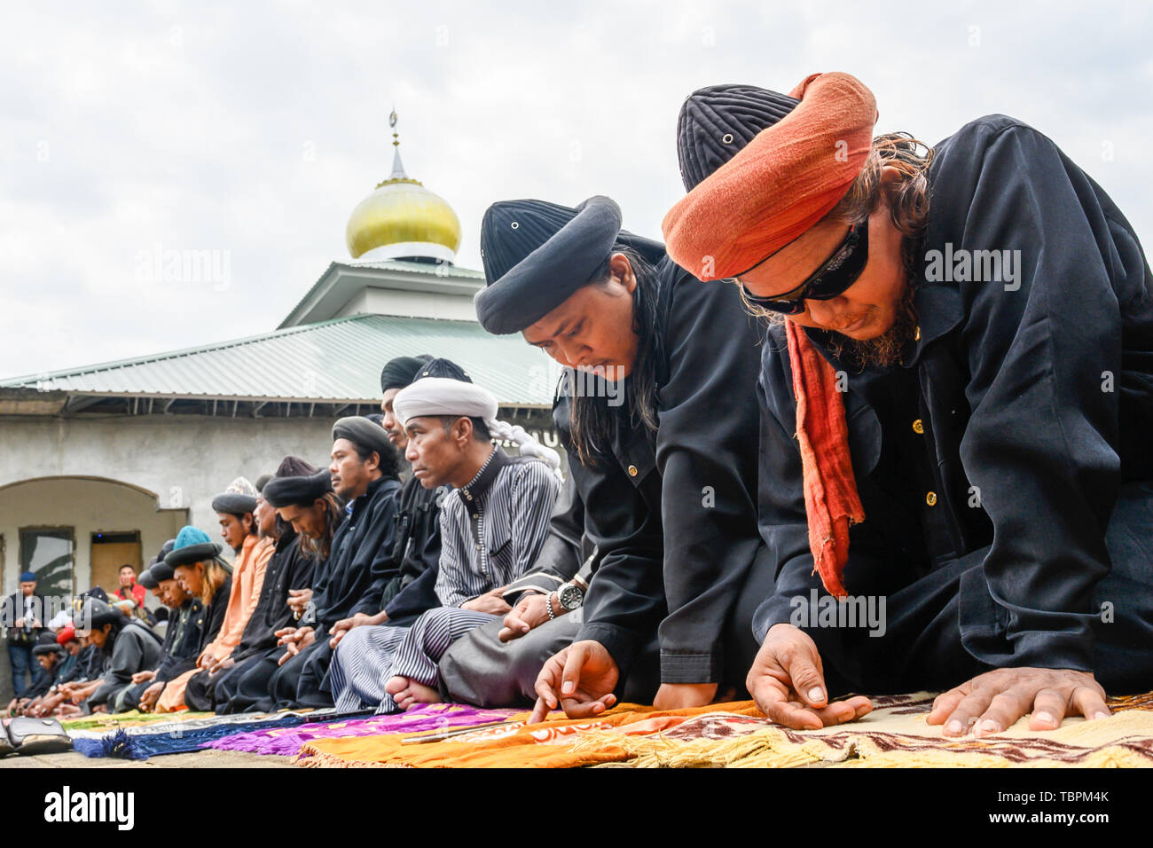 Members islamic community hi-res stock photography and images - Alamy