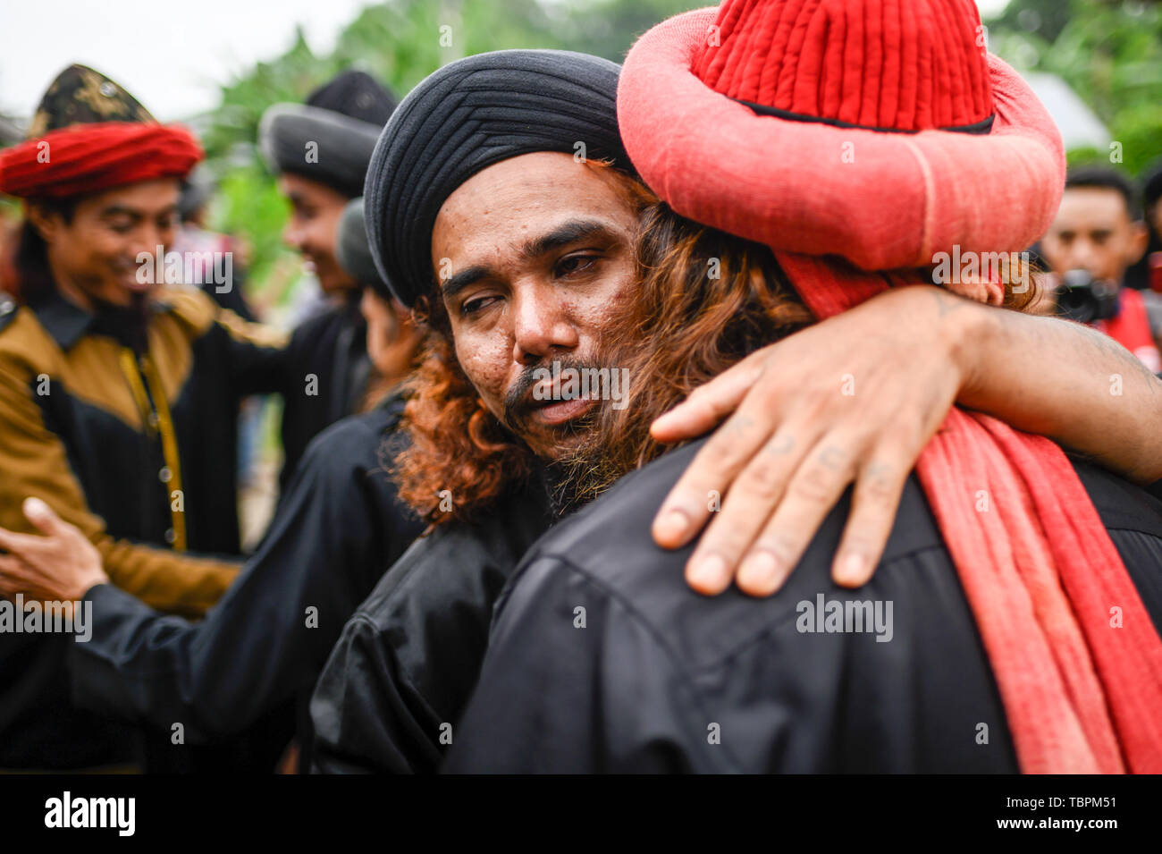 Muslims Hugging High Resolution Stock Photography and Images - Alamy