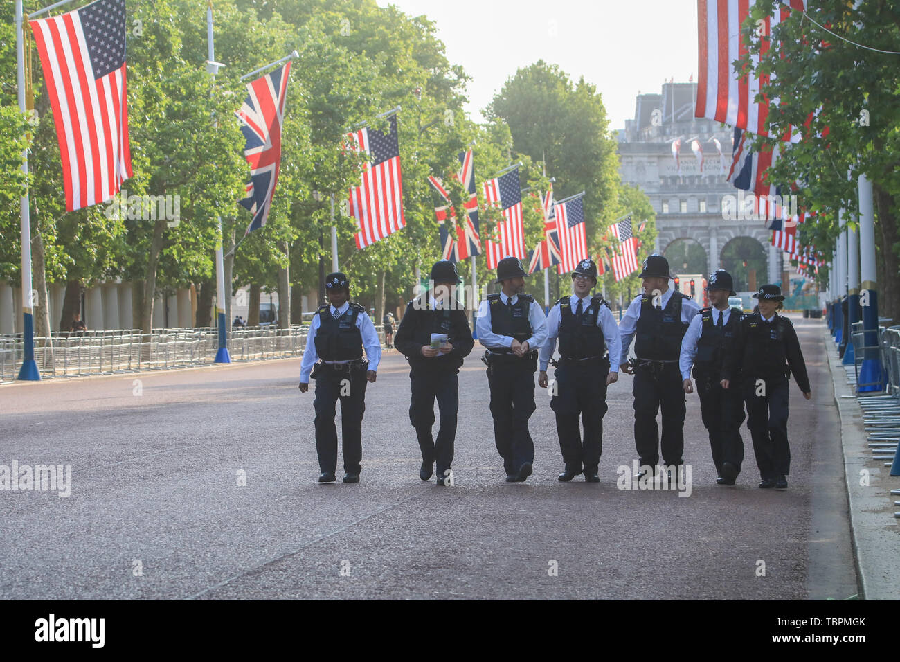 London, UK. 2nd June, 2019. Police officers conduct security checks in ...