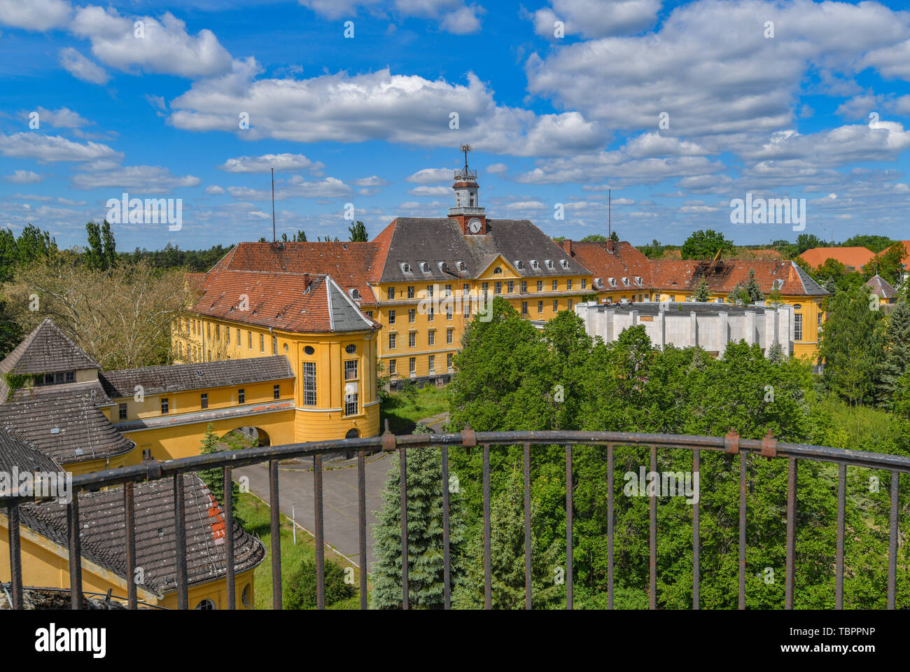 Compound house hi-res stock photography and images - Alamy