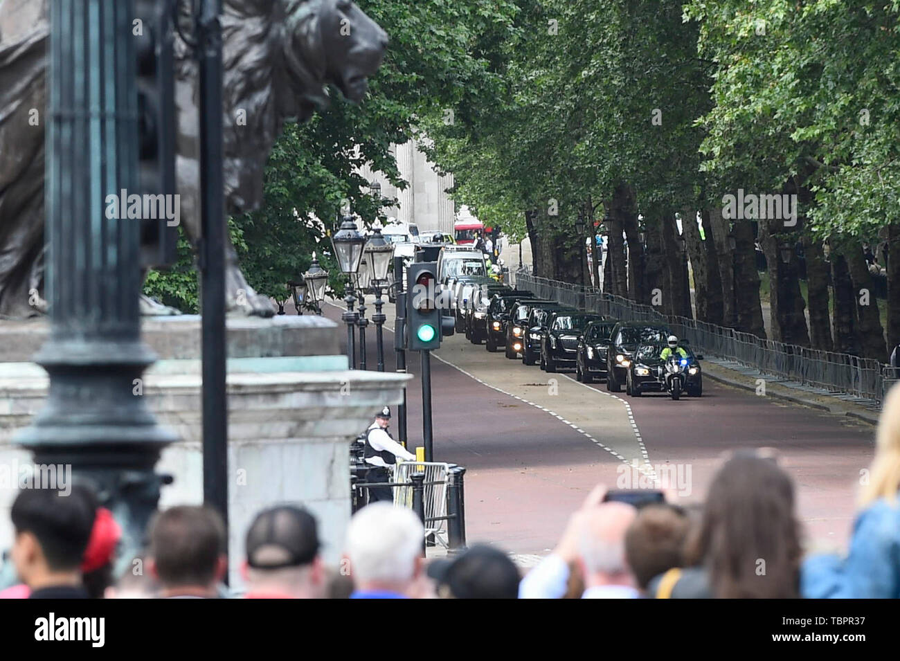Us presidential convoy hi-res stock photography and images - Alamy