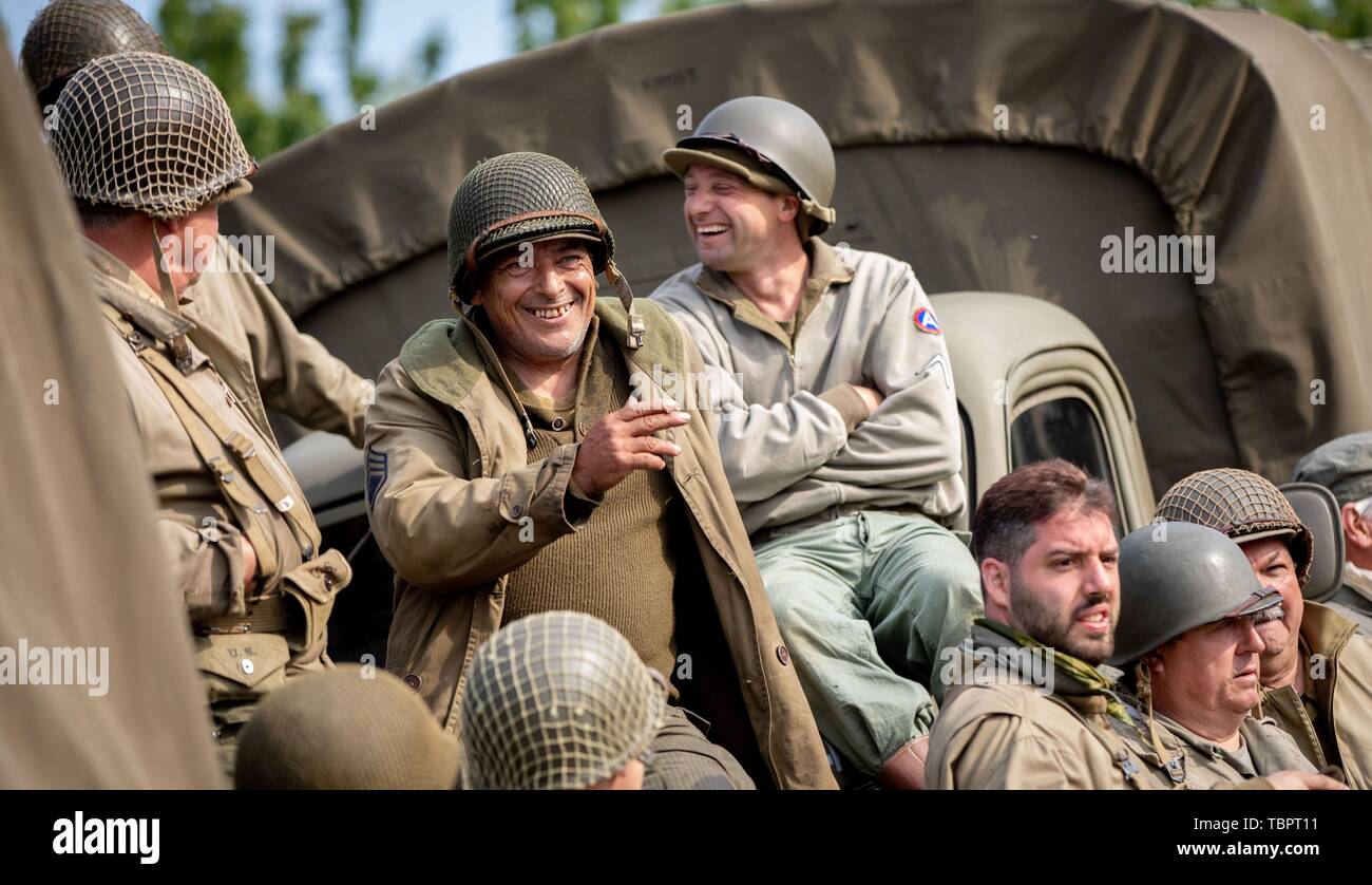 La Pointe du Hoc, France. 3rd June, 2019. In historical US uniforms ...