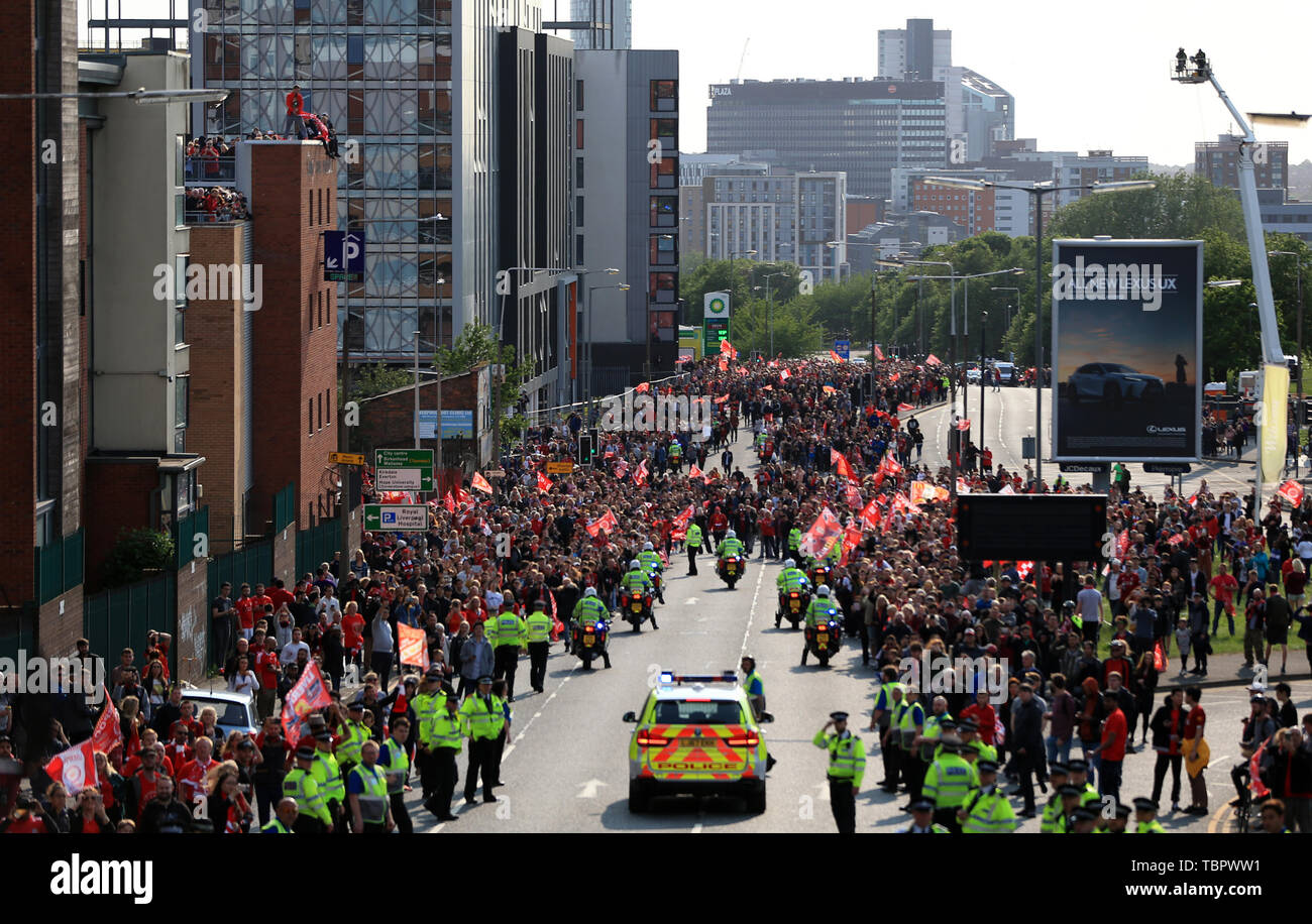 Tottenham fc bus hi-res stock photography and images - Alamy