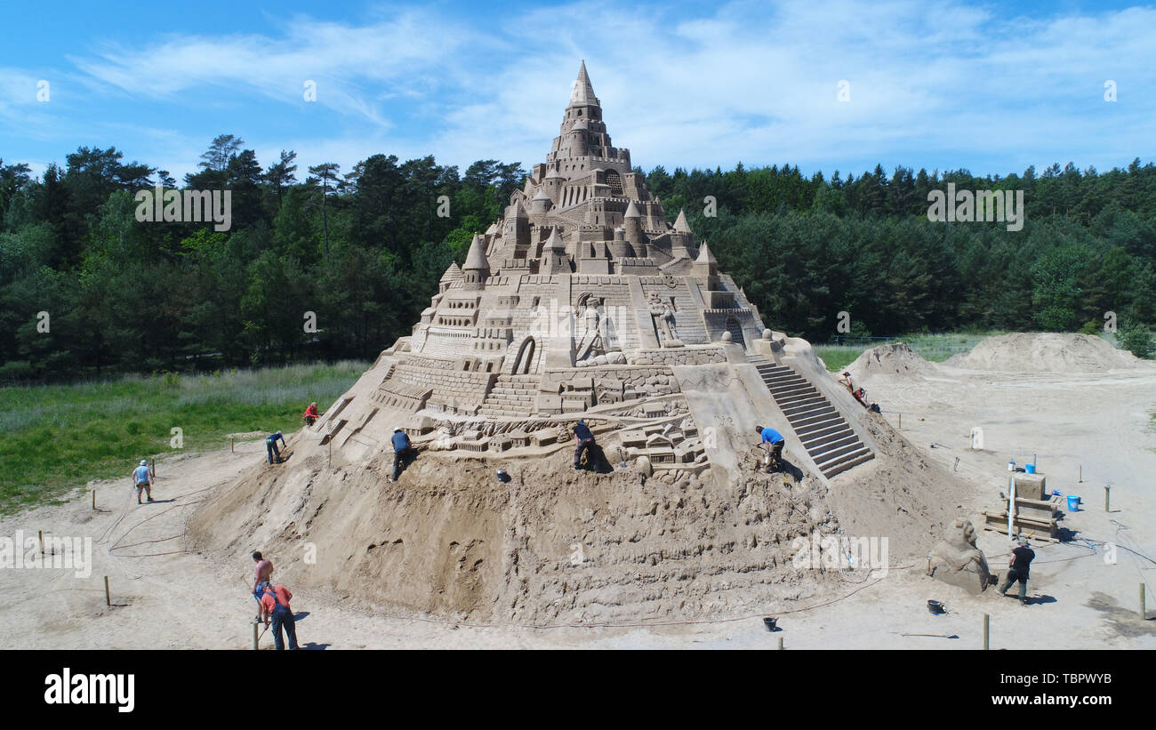 biggest sand sculpture in the world