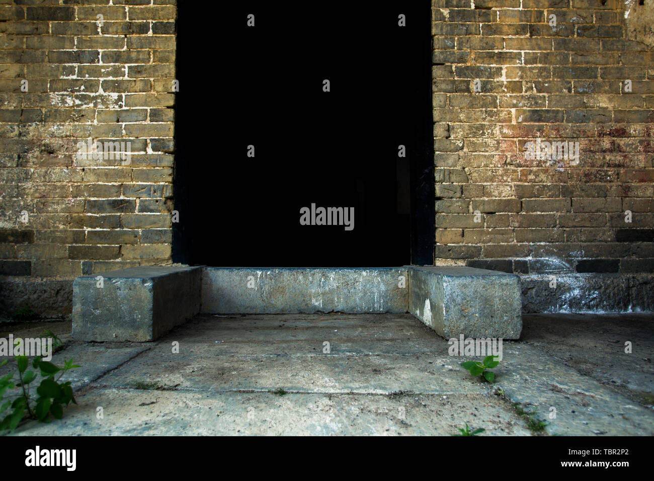 Stone threshold hi-res stock photography and images - Alamy