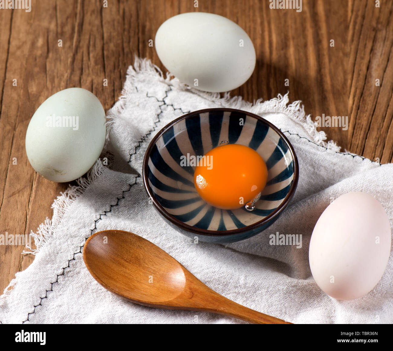 Fresh eggs, dirt eggs Stock Photo - Alamy