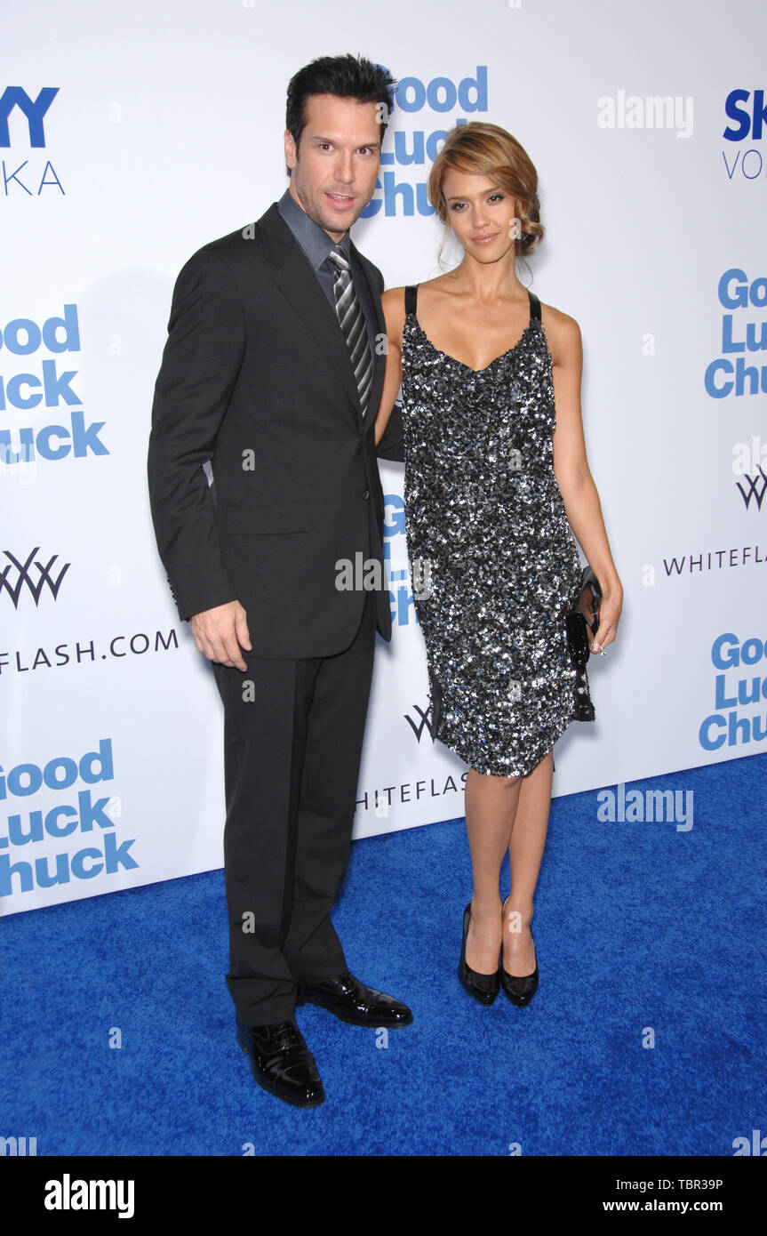 Jessica alba dane cook hi-res stock photography and images - Alamy