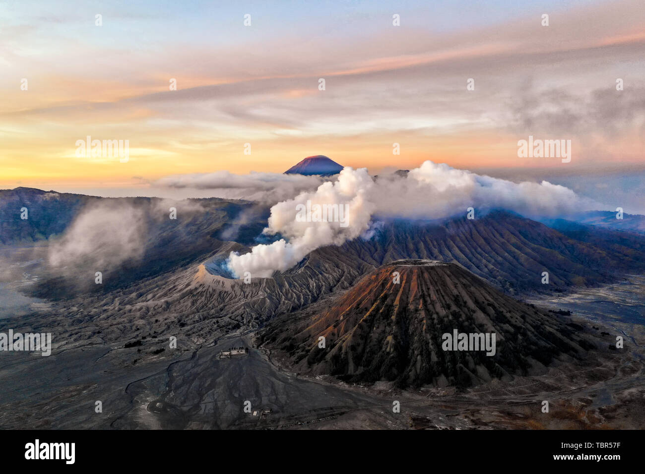 Milky way bromo hi-res stock photography and images - Alamy