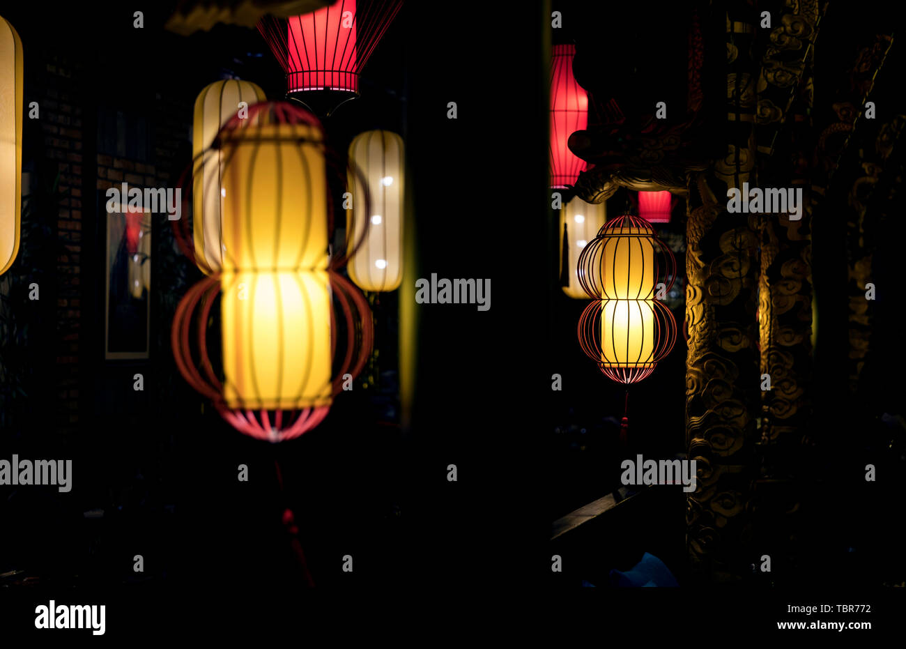 Traditional Chinese lanterns Stock Photo - Alamy