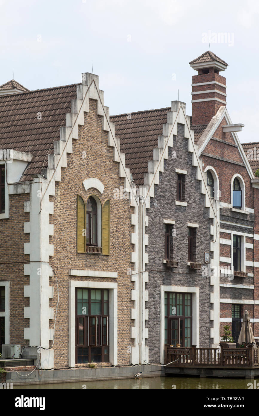 Houses expressions hi-res stock photography and images - Alamy