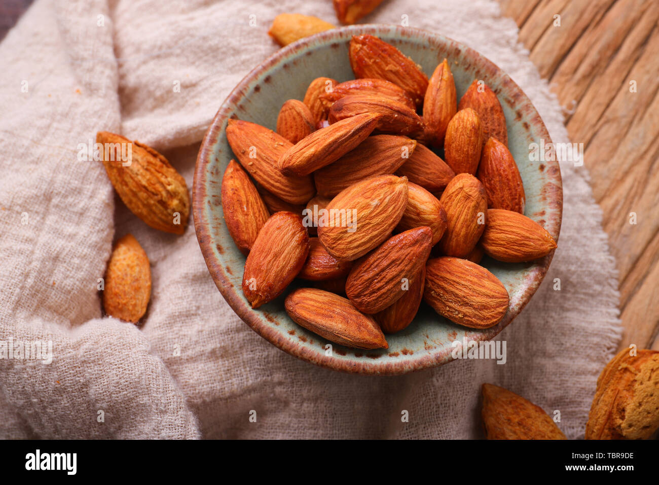 Thin-shell almonds Batambattan apricot badamu nuts dried fruit Stock ...