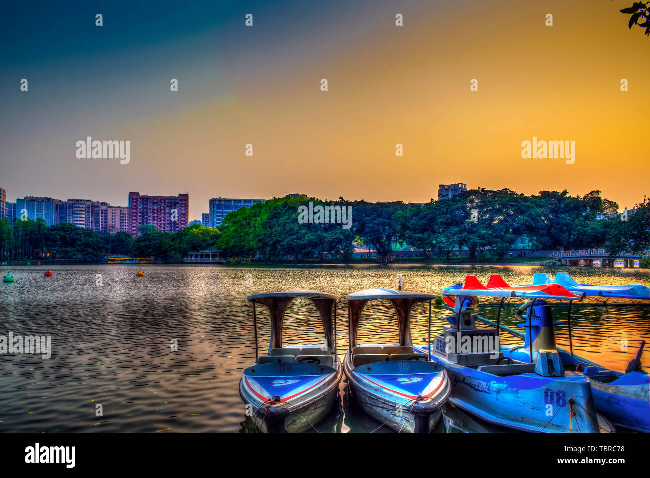 Liuhua Lake Park, Guangzhou Stock Photo - Alamy