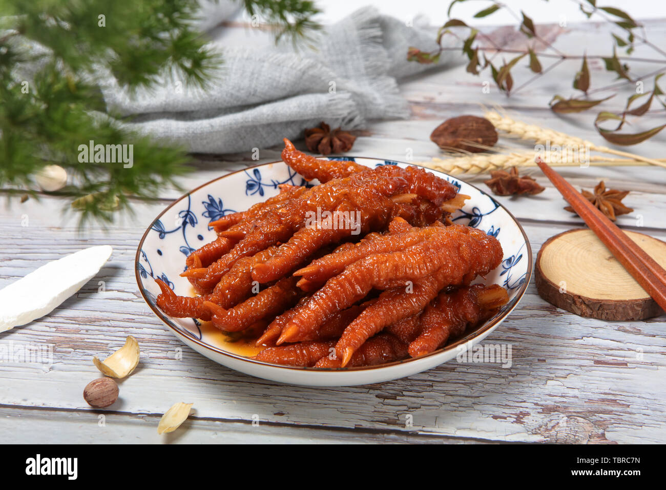 Tiger skin phoenix claw hi-res stock photography and images - Alamy
