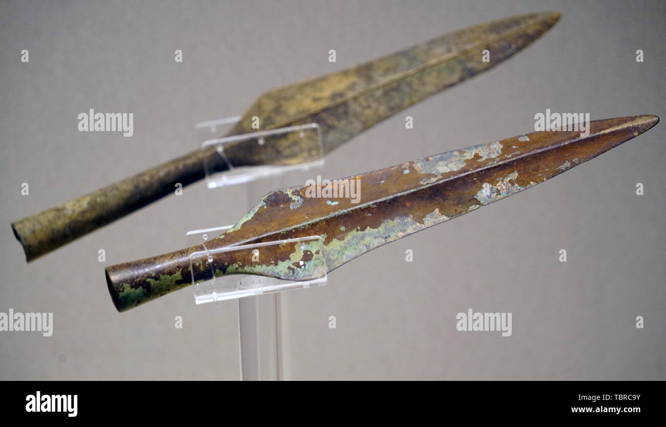 Bronze knives hi-res stock photography and images - Alamy