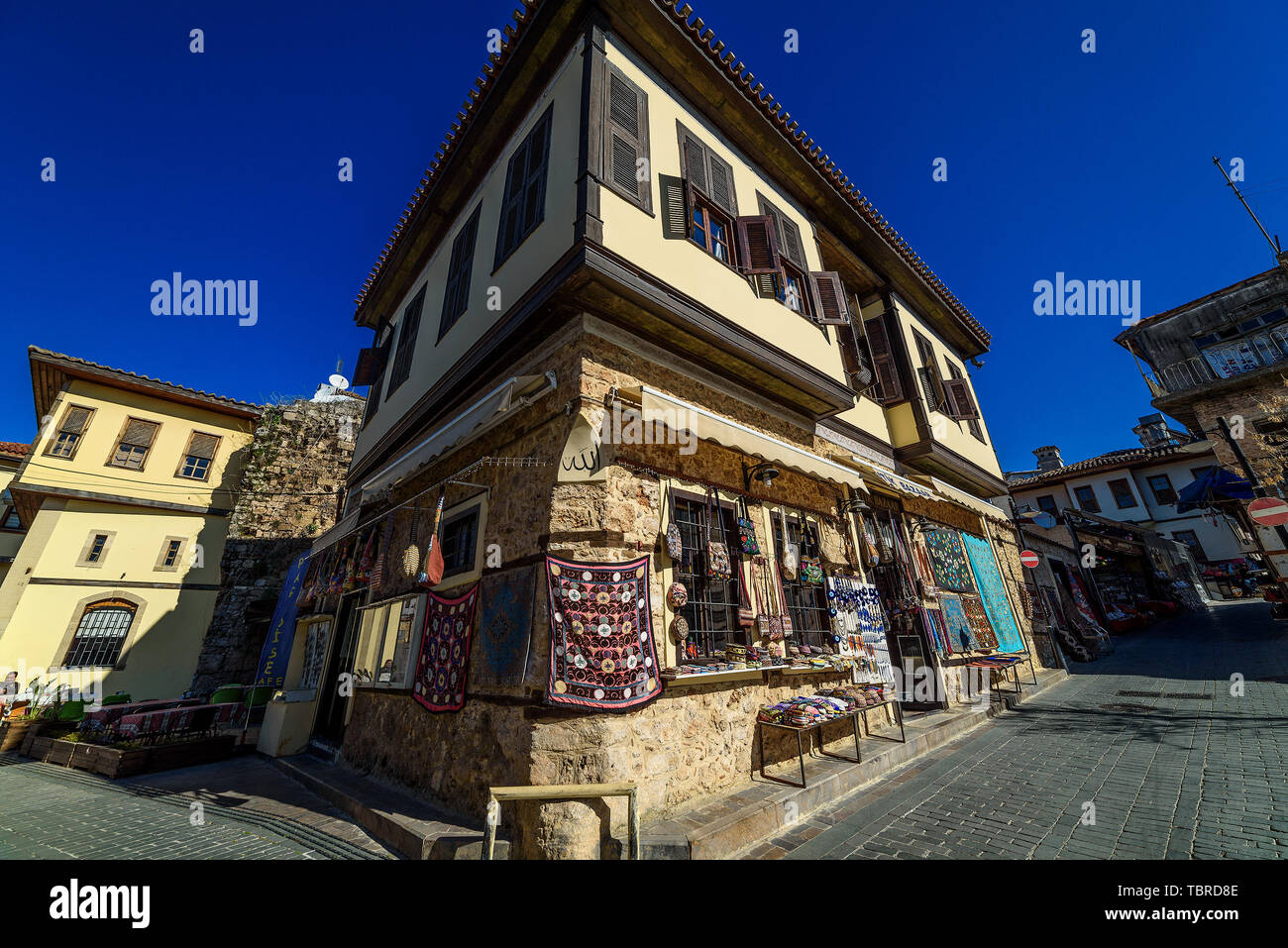 Ancient high rise building gothic architecture palace palace hi-res ...
