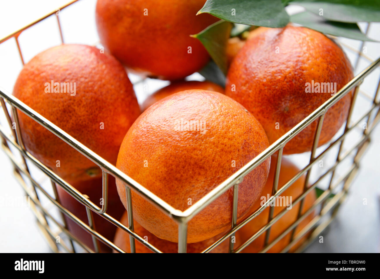 Blood oranges basket hi-res stock photography and images - Alamy