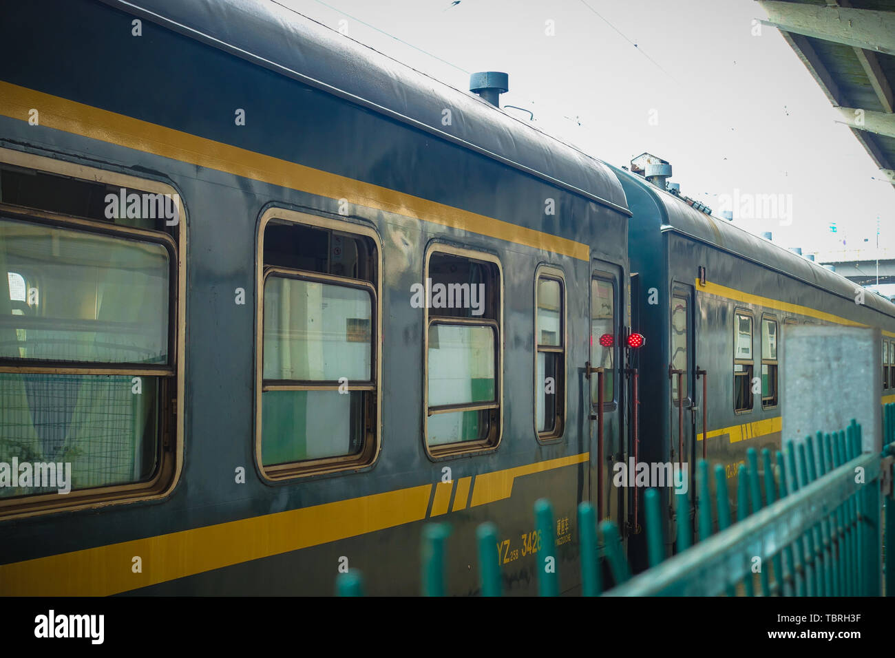 Daylight green trains hi-res stock photography and images - Alamy