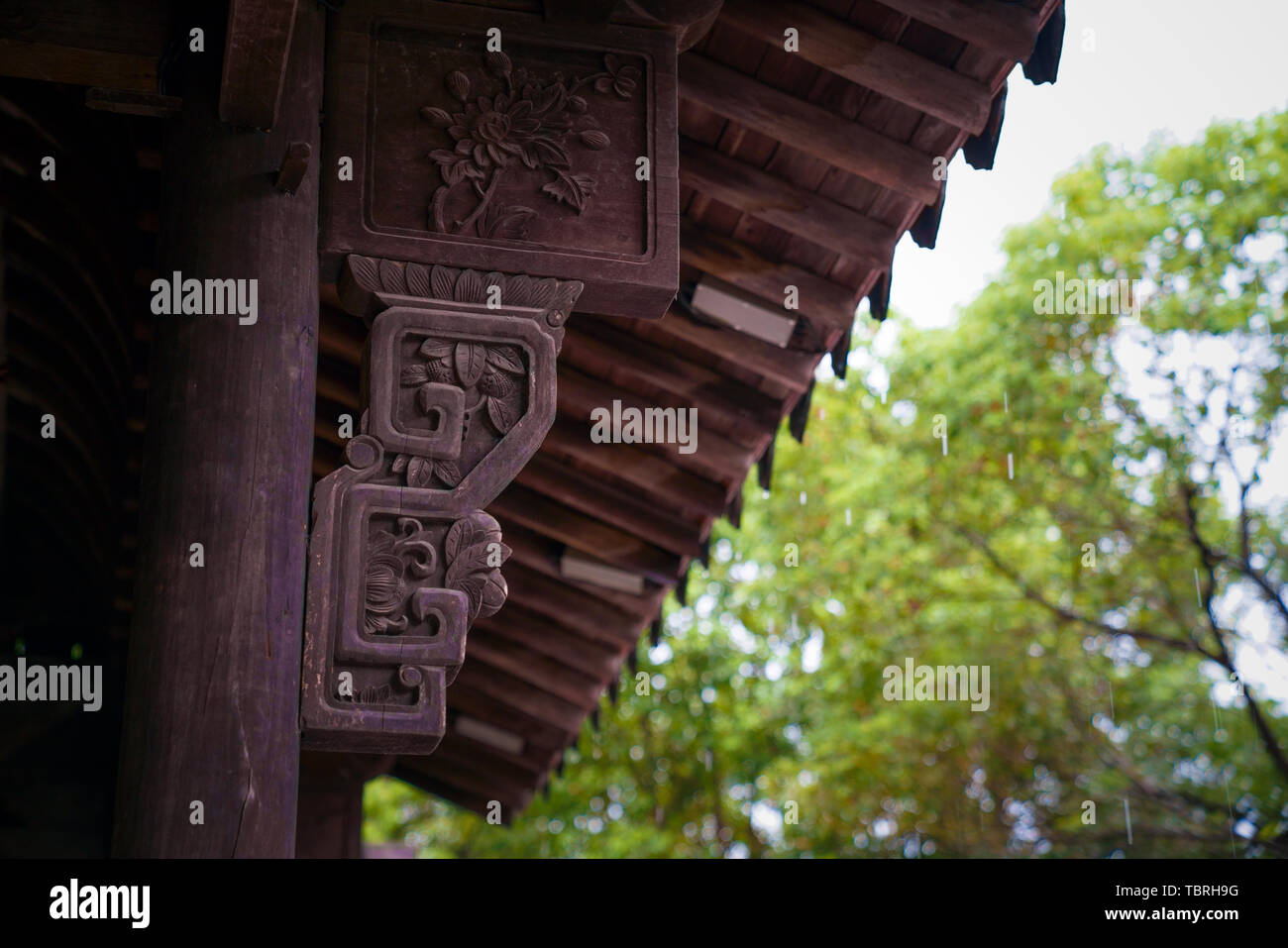 Ancient religious buildings and eaves hi-res stock photography and ...