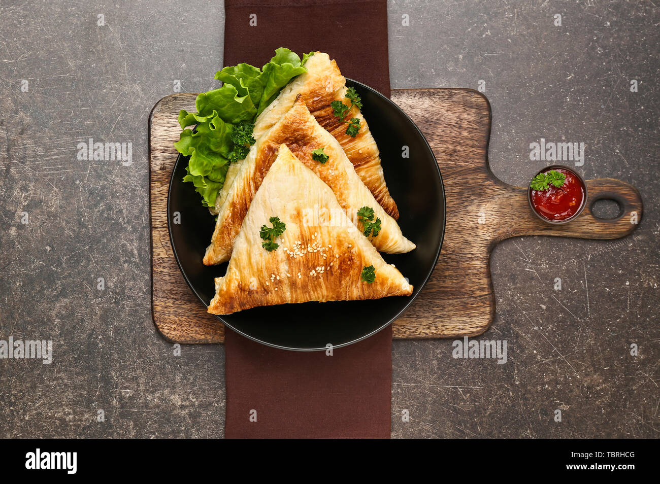 Samosas table top view hi-res stock photography and images - Alamy