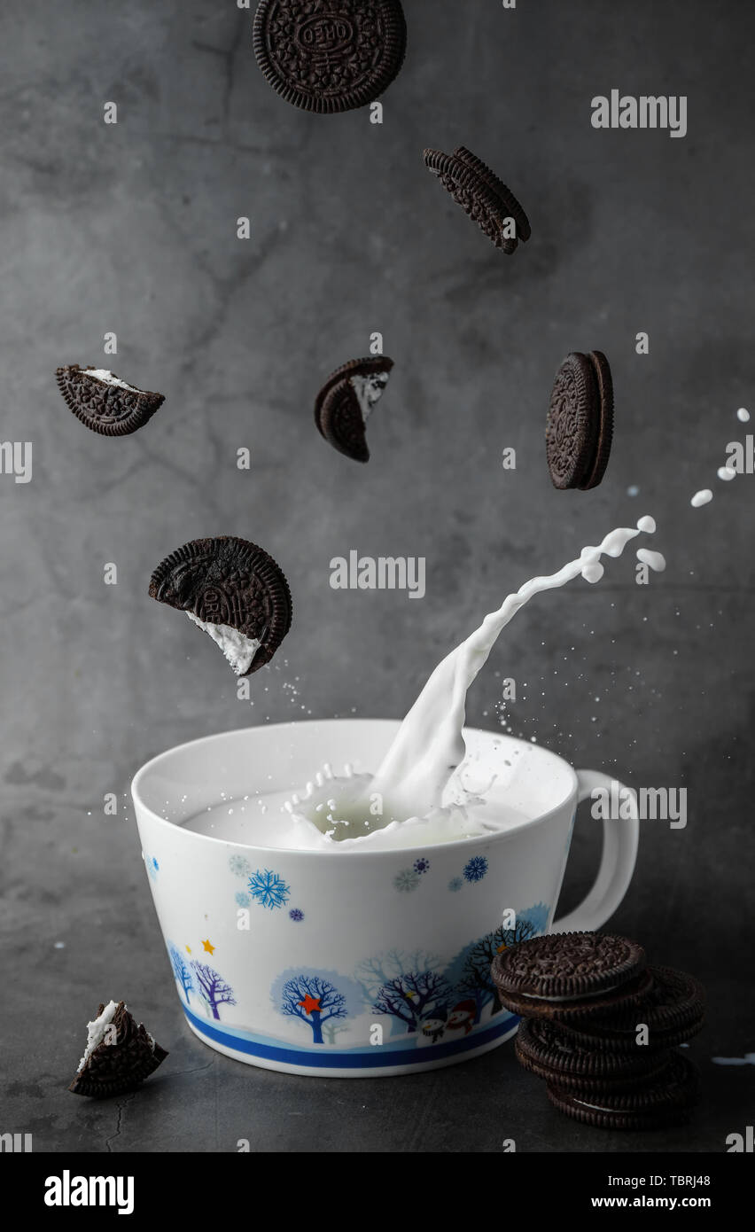 Oreo Milk Splash High Resolution Stock Photography and Images - Alamy