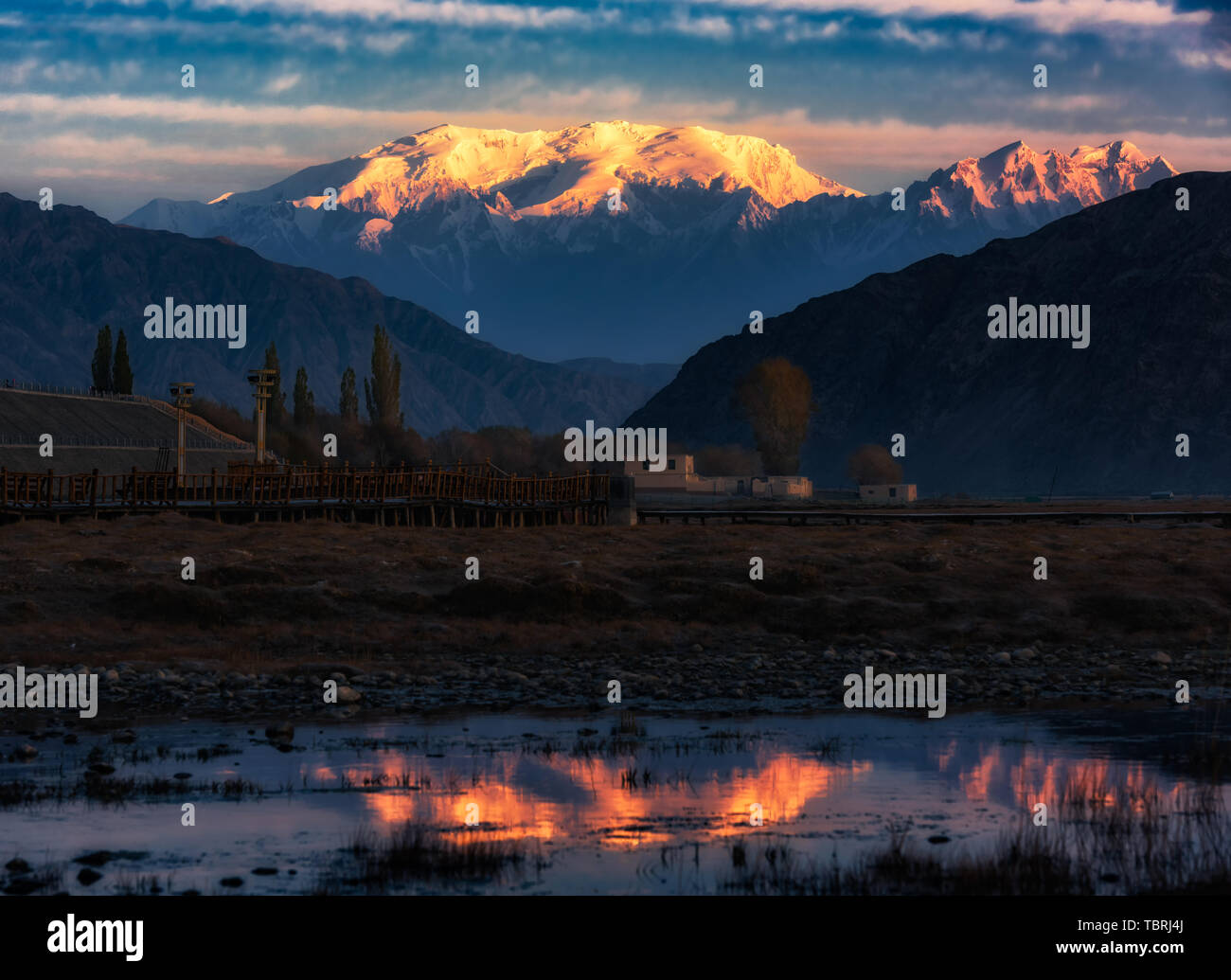 Tajik mushi tagg peak hi-res stock photography and images - Alamy