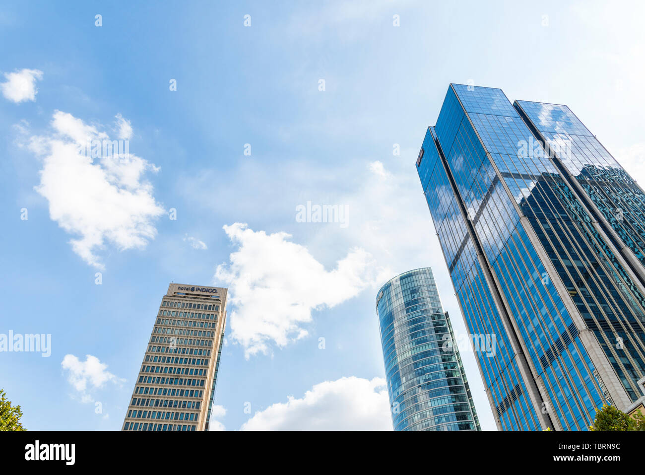 Modern sky and financial high tourism hi-res stock photography and ...