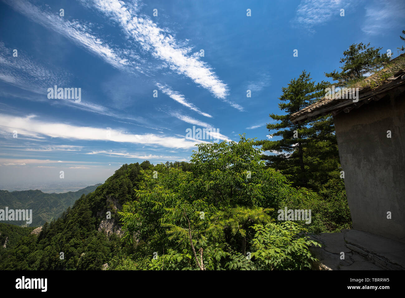 Qinling Keigou Jiuding Wanhua Mountain Stock Photo - Alamy