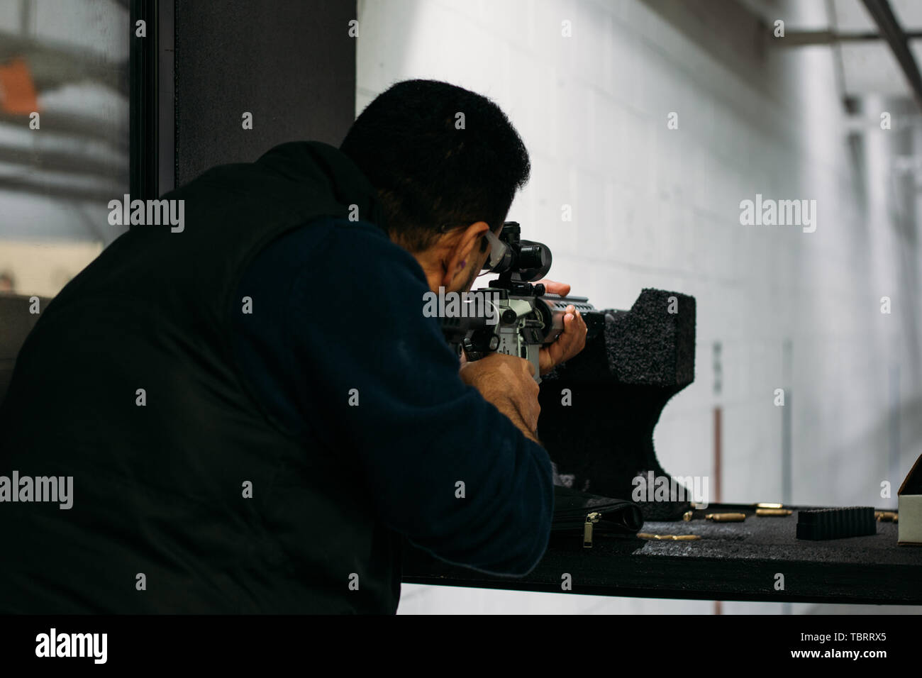 Shoot outs hi-res stock photography and images - Alamy