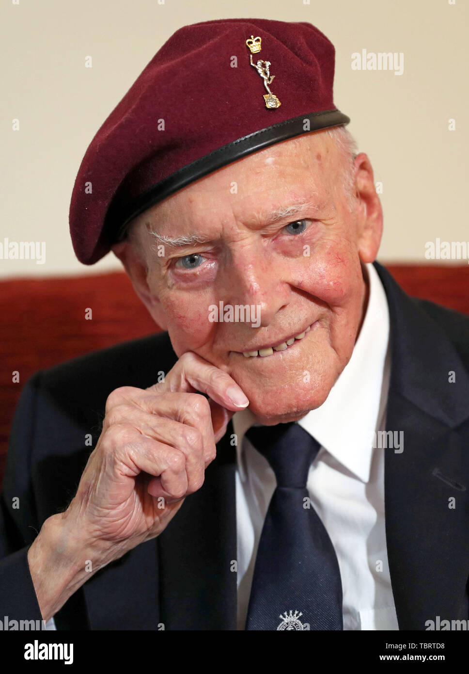 Harry read parachute hi-res stock photography and images - Alamy