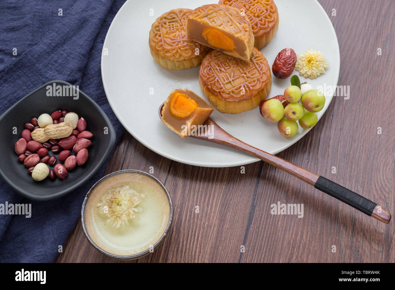 Mid autumn festival moon cakes wide style moon cakes hi-res stock ...