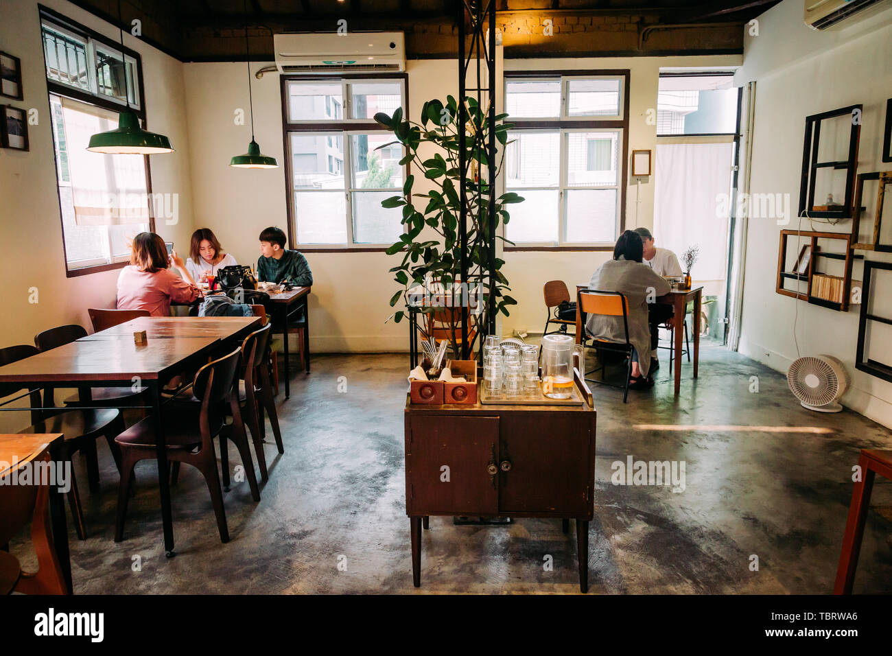 Old House Restaurant in Taichung, Taiwan Stock Photo - Alamy