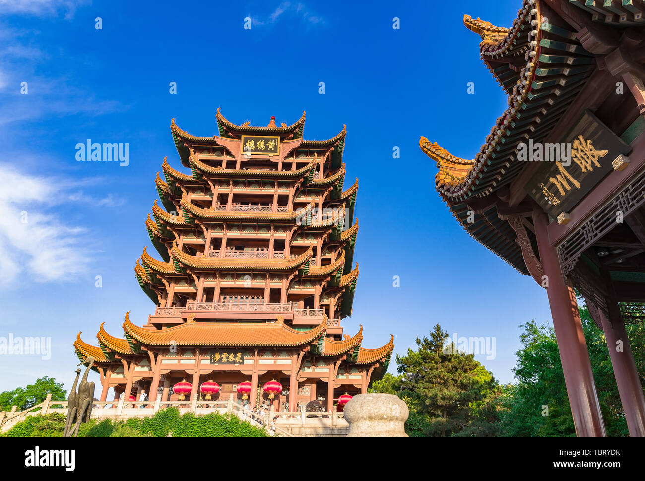Jiangcheng Wuhan, the first floor of Jiangshan in the world - Yellow ...