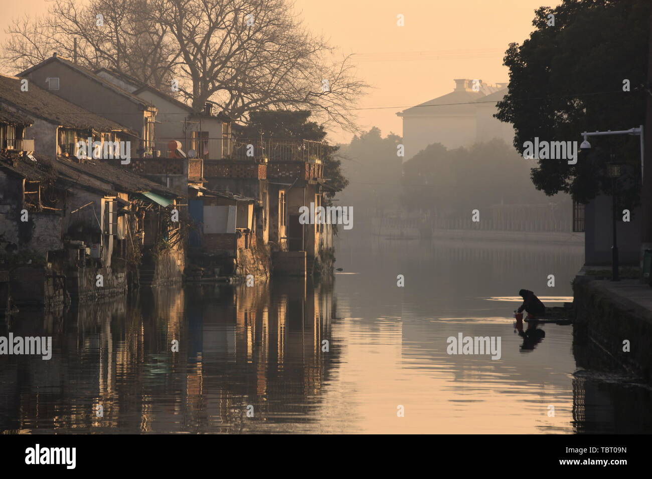 Human rivers and floods hi-res stock photography and images - Alamy
