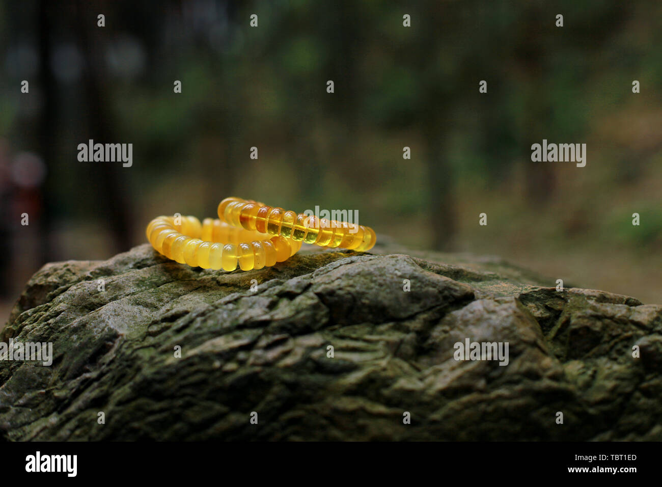 Hand string jewellery hi-res stock photography and images - Alamy