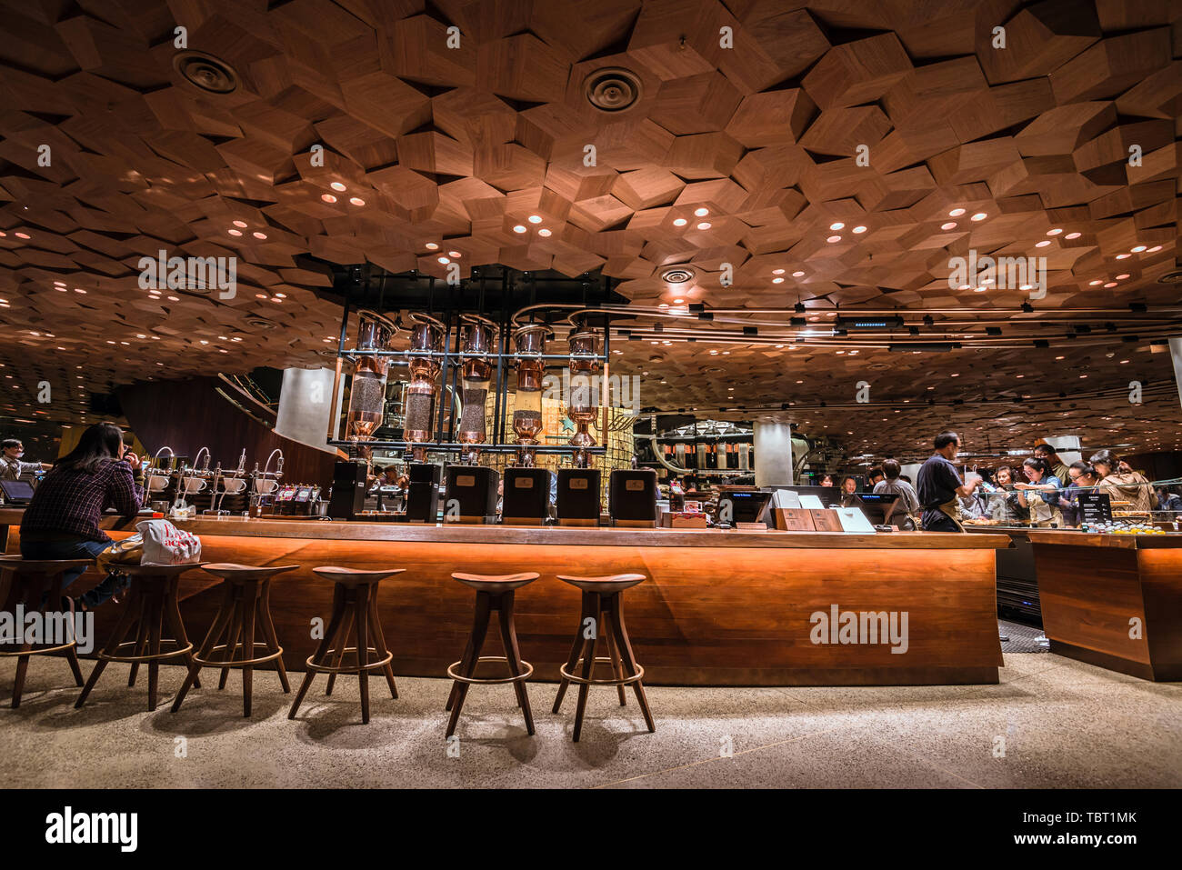 Starbucks reserve roastery in shanghai hi-res stock photography and ...