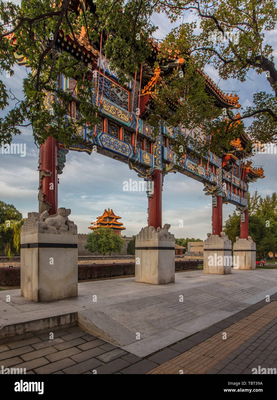 Beijing Imperial Palace Dade Yue Sheng archway Stock Photo - Alamy