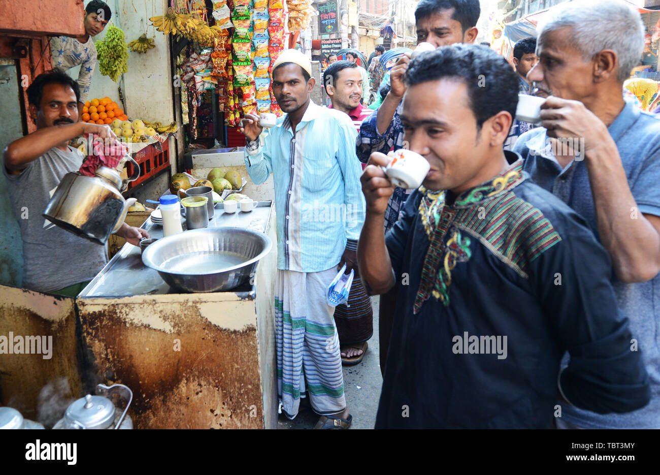 Chaiwala hi-res stock photography and images - Alamy