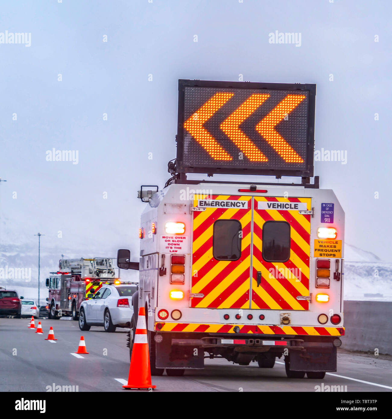 Emergency traffic sign hi-res stock photography and images - Alamy