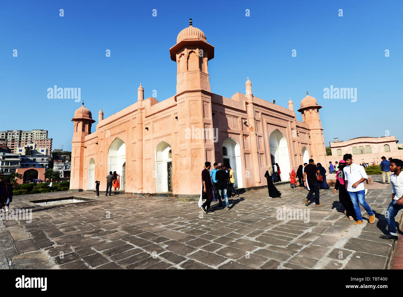 Mausoleum of Pari Bibi inside the Lalbagh Fort in Dhaka Stock Photo - Alamy