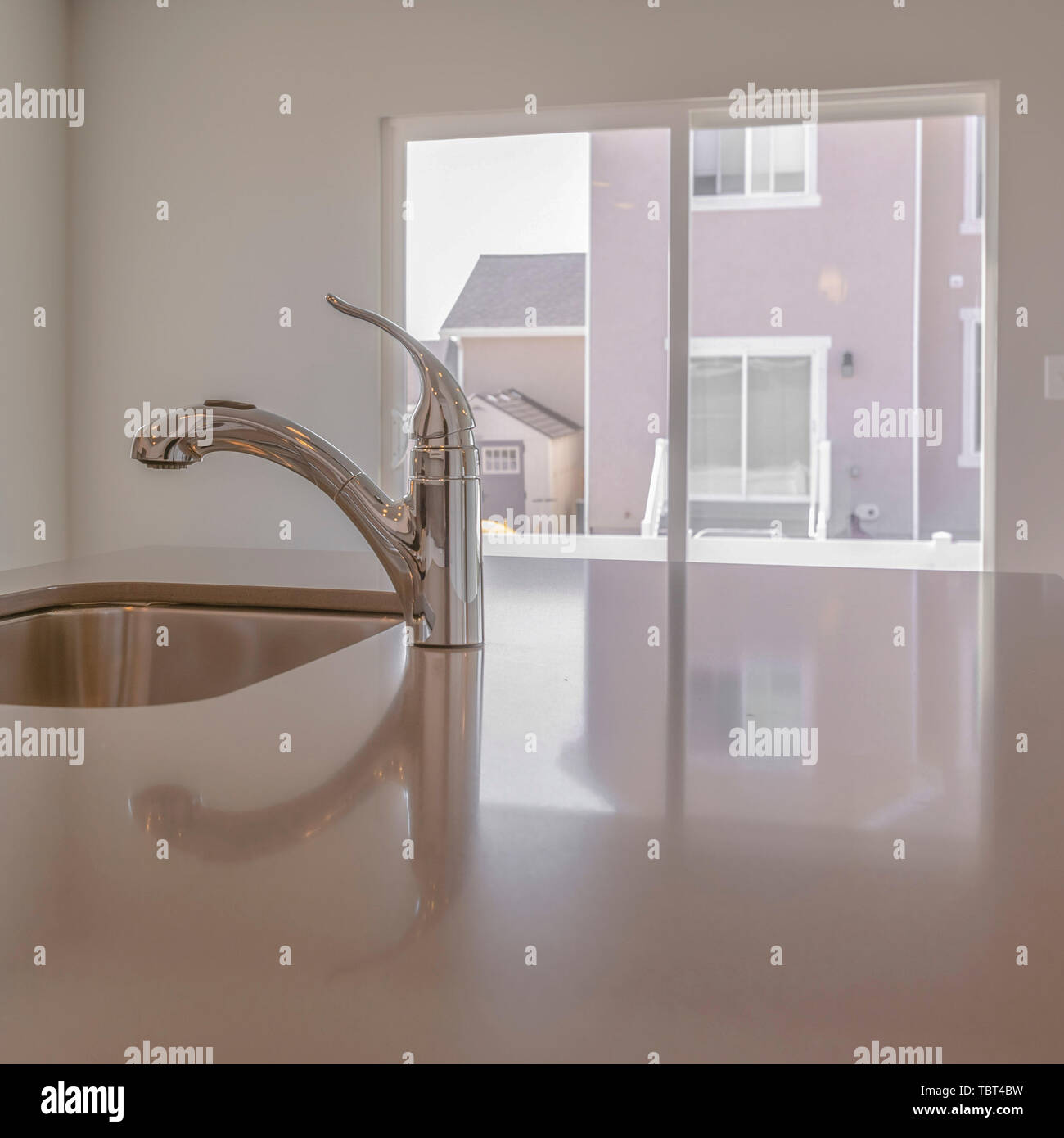 Square sink hi-res stock photography and images - Alamy