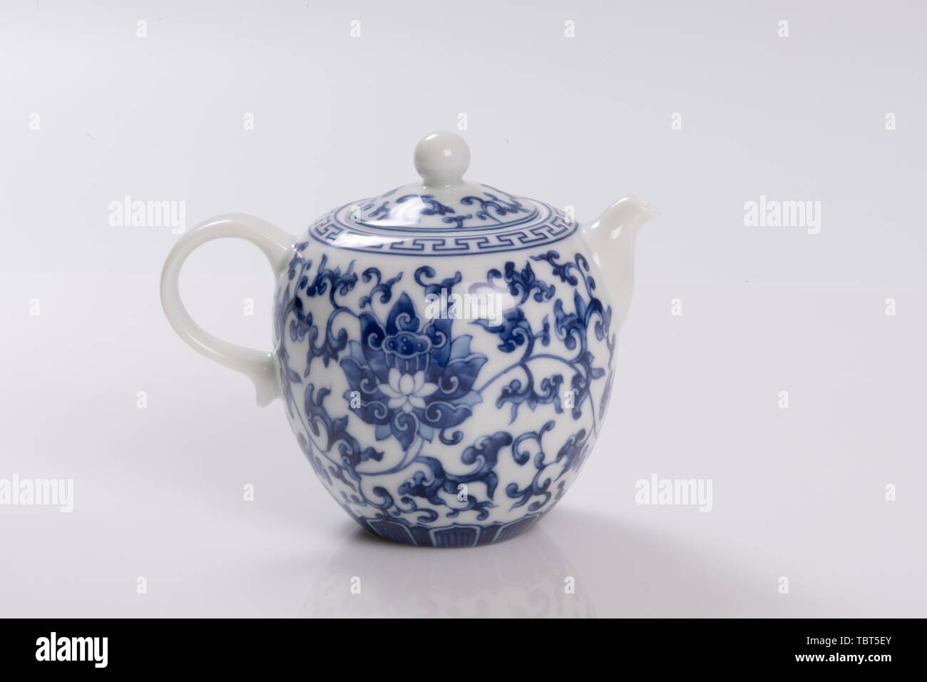 blue and white porcelain Stock Photo - Alamy