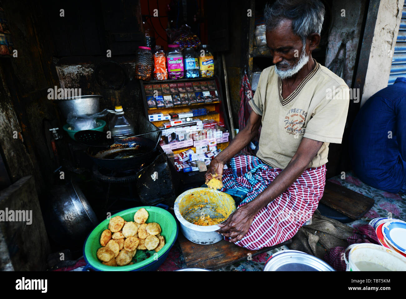 Gaja hi-res stock photography and images - Alamy