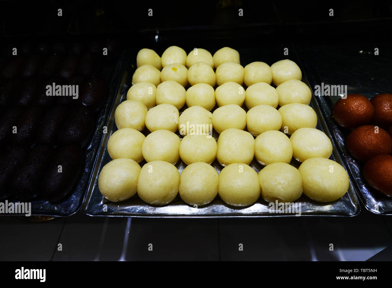 Bengali sweets hi-res stock photography and images - Alamy