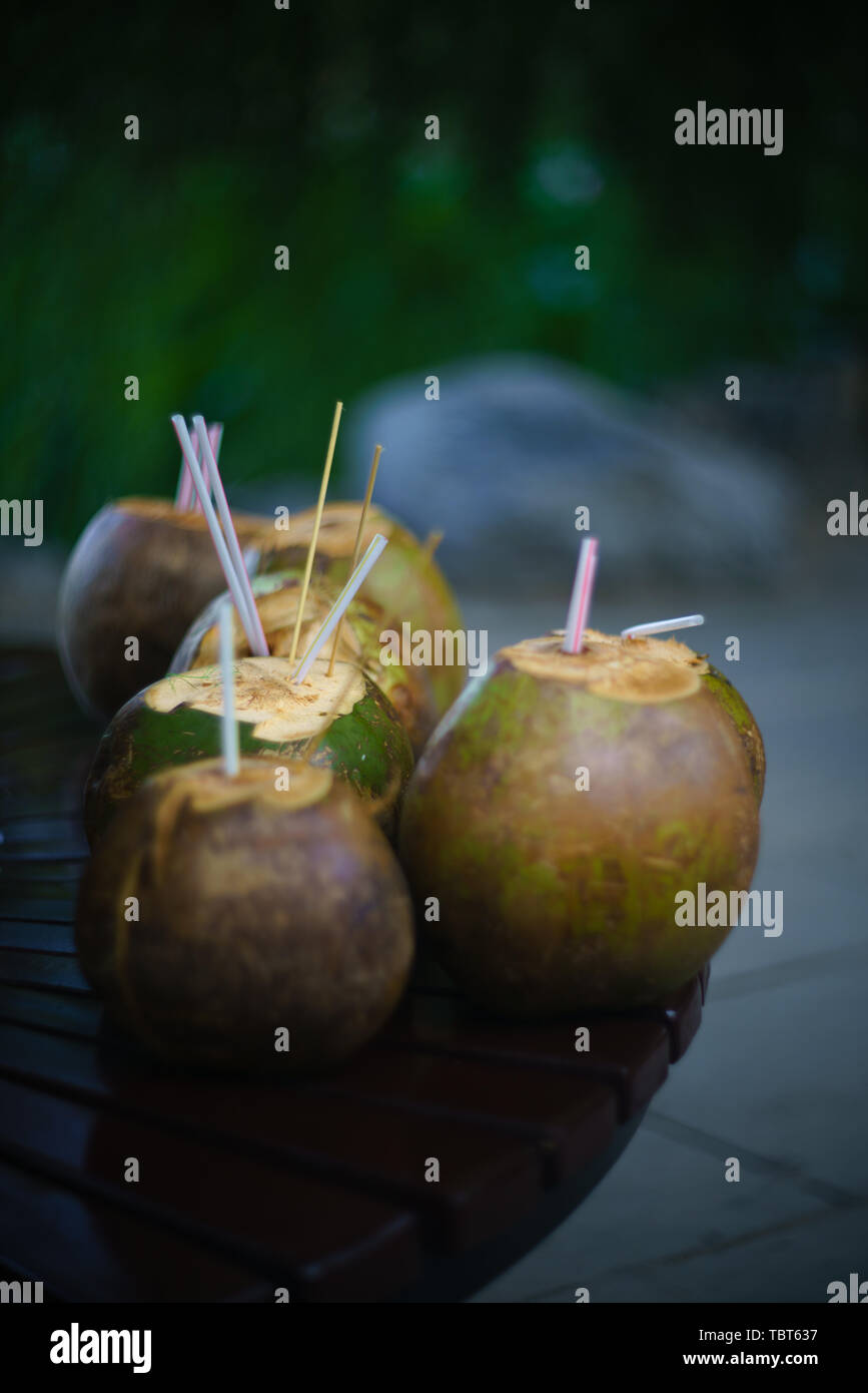 Foreign apples hi-res stock photography and images - Alamy