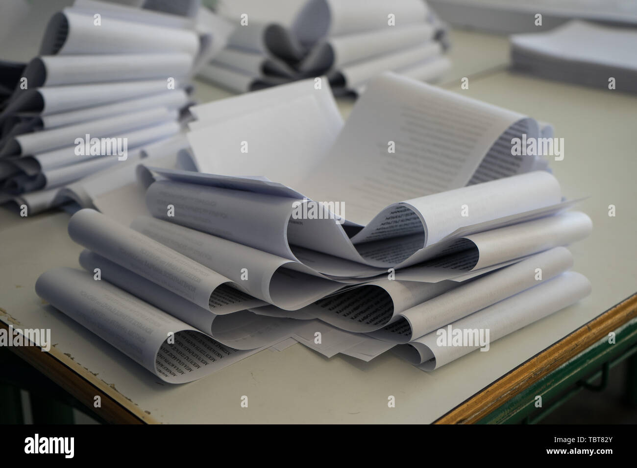 Stacks ballot papers hi-res stock photography and images - Alamy
