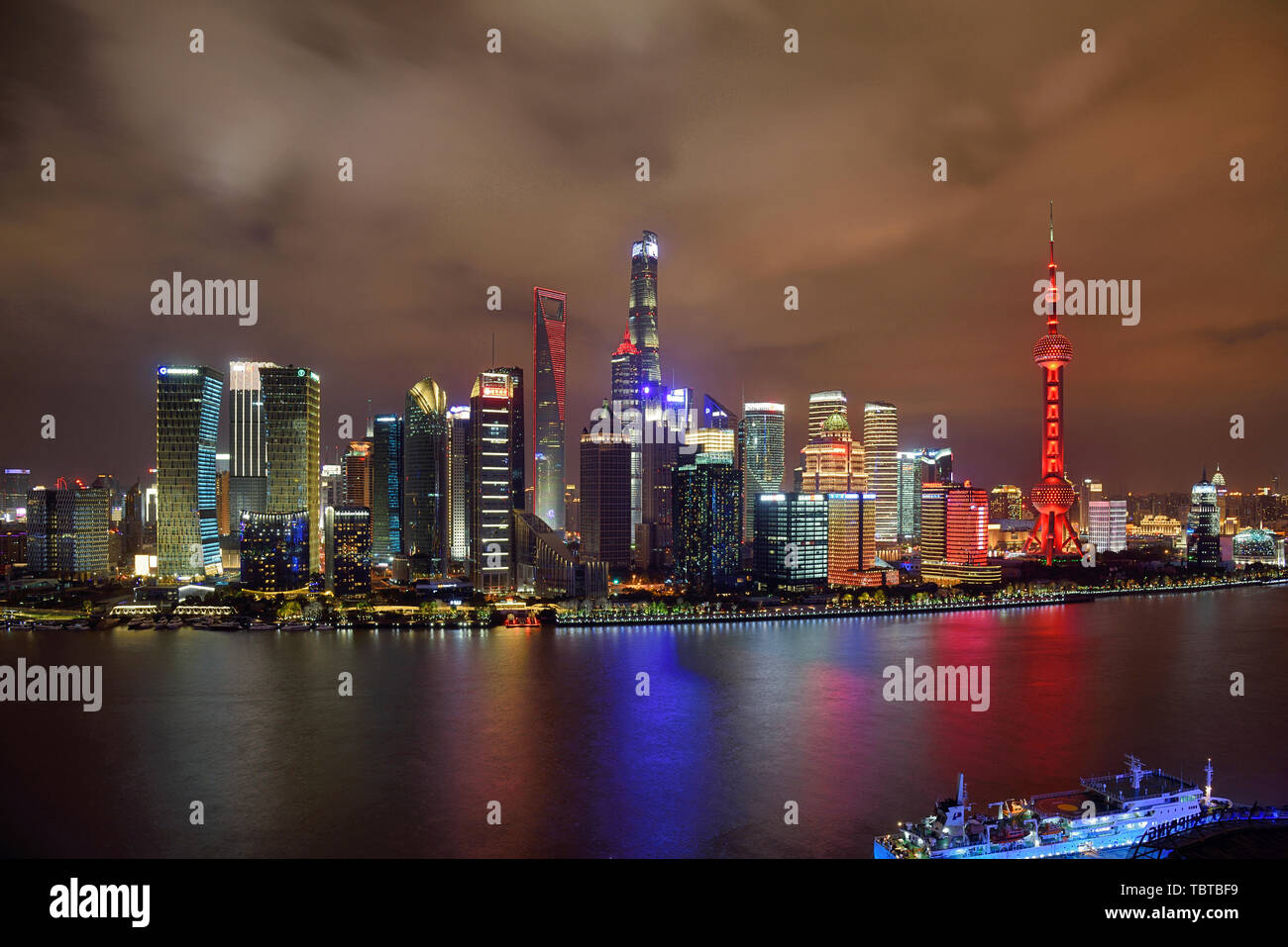 Night shanghai bay downtown reflection hi-res stock photography and ...