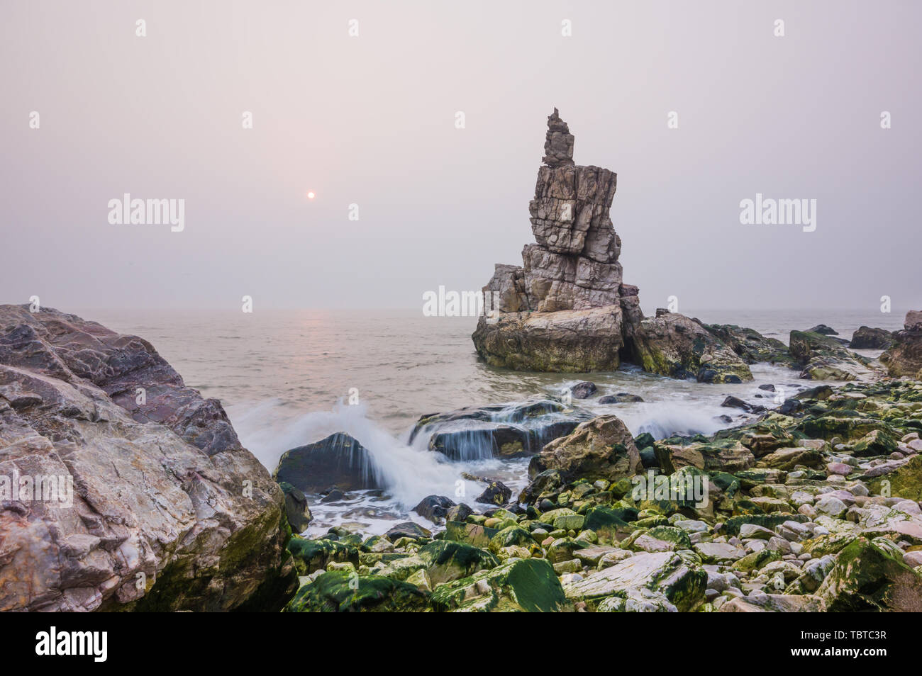 Dalian Lushun West Lake Tsui General Rock Beach Reef Stock Photo - Alamy