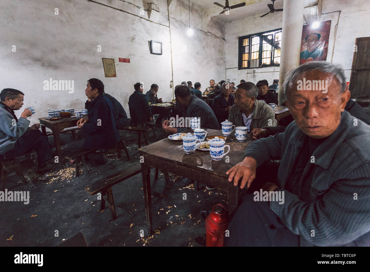 Old teahouse in the ancient town of Pu City Stock Photo - Alamy