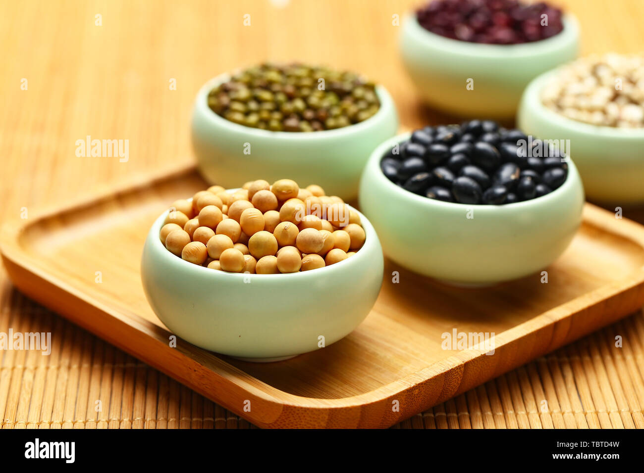 Miscellaneous grains, miscellaneous beans, soybeans, red beans, mung ...